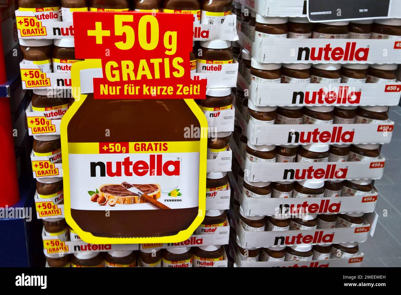 Nutella ist eine Nuss-Nougat-Creme des italienischen Herstellers ...