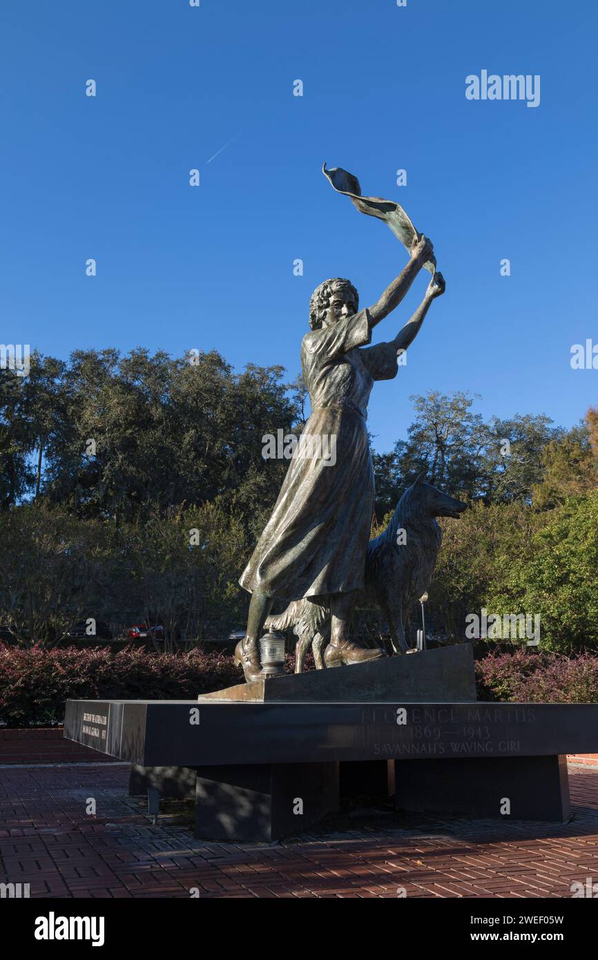 Waving Girl Statue at Riverfront Plaza Savannah, Georgia, USA Stock ...