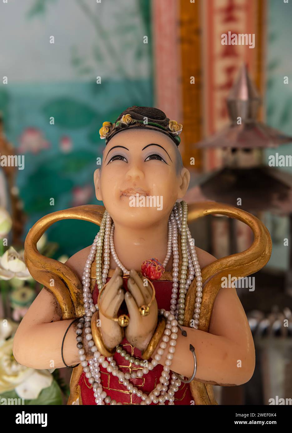 Statue of goddess in Hainan temple in Natho Stock Photo - Alamy