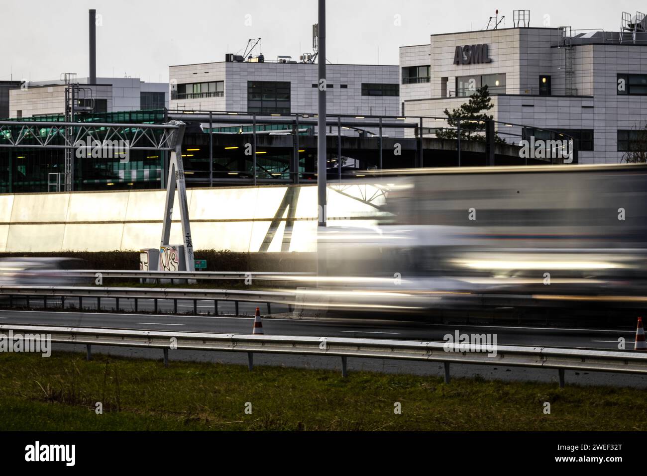 Asml machine hi-res stock photography and images - Alamy