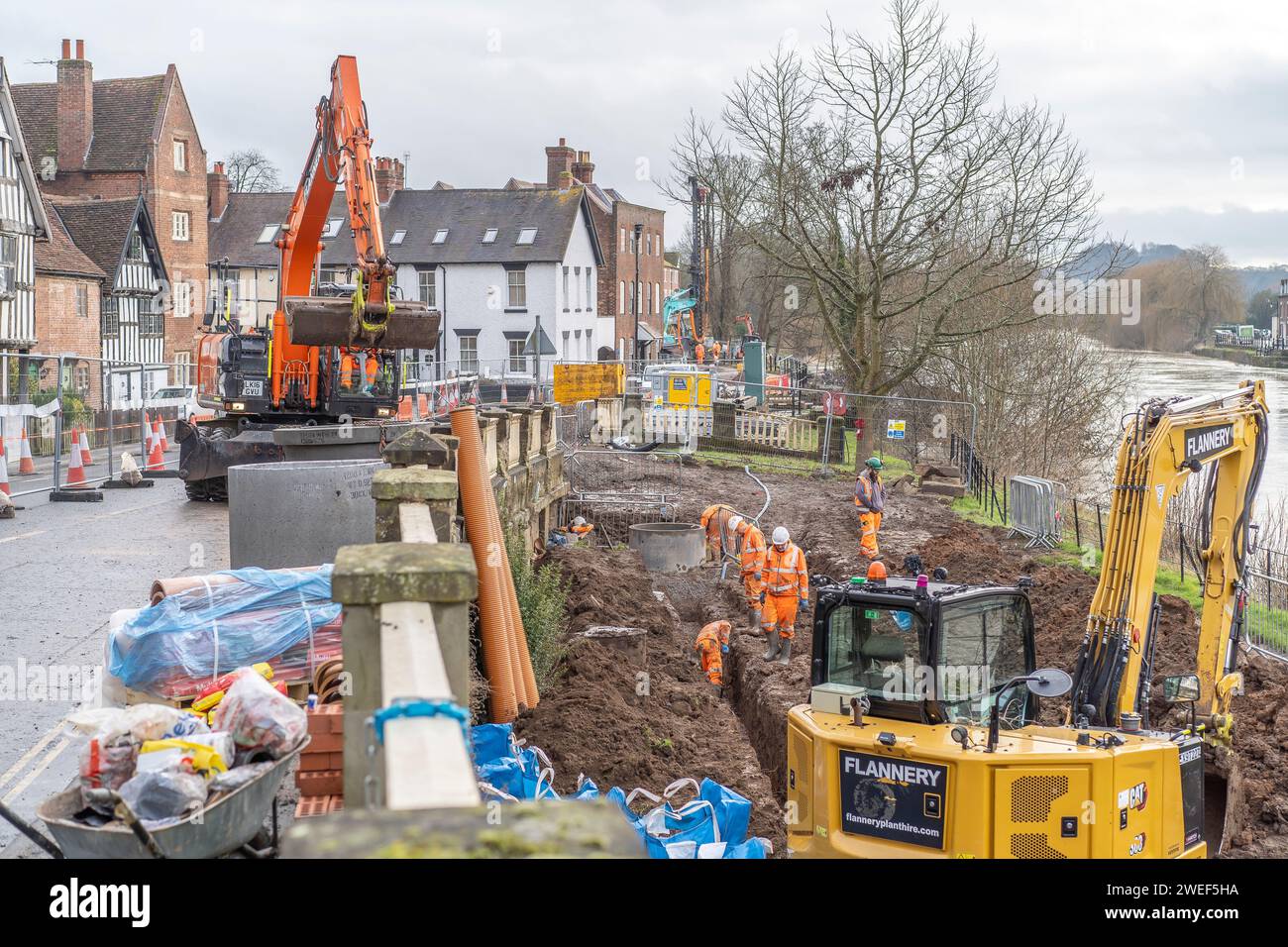 Bewdley, UK. 25th January, 2024. Contractors are busy installing the ...