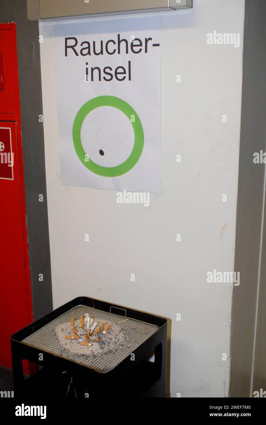 Raucherinsel hi-res stock photography and images - Alamy