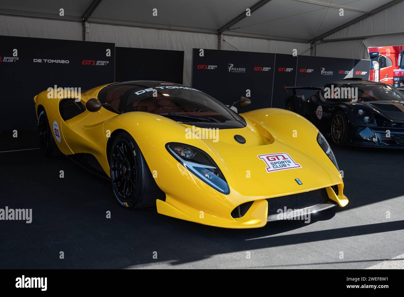 Front view of the yellow De Tomaso P72 GT1 Stock Photo - Alamy