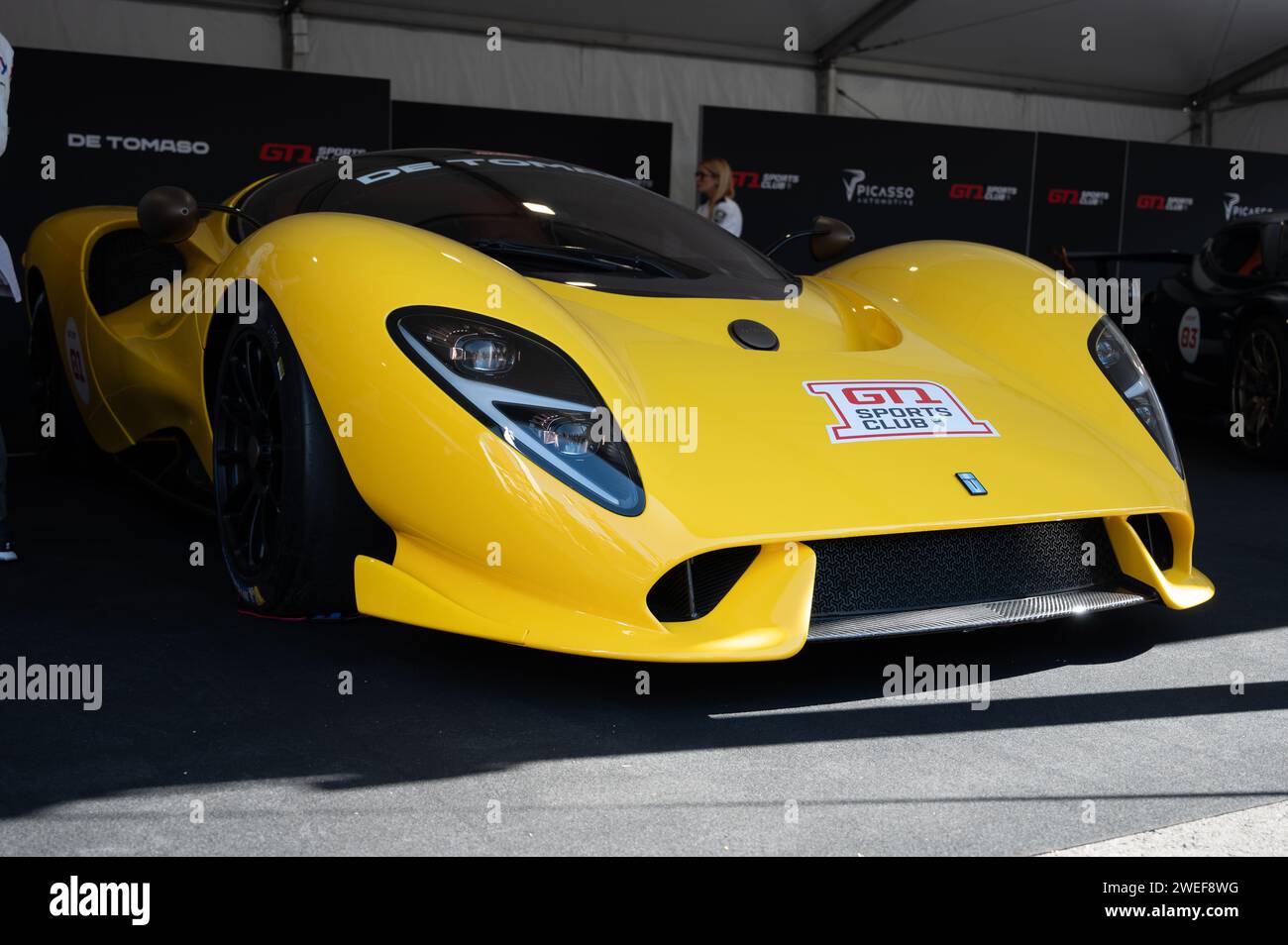 Front view of the yellow De Tomaso P72 GT1 Stock Photo - Alamy