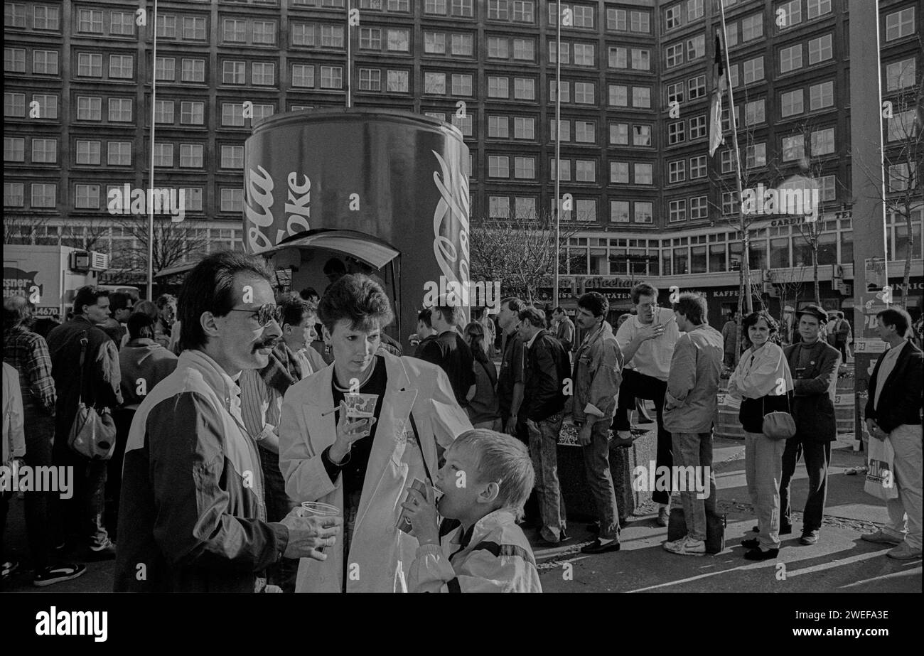 DDR, Berlin, 18.03.1990, Fest zur ersten freien Wahl in der DDR, auf ...