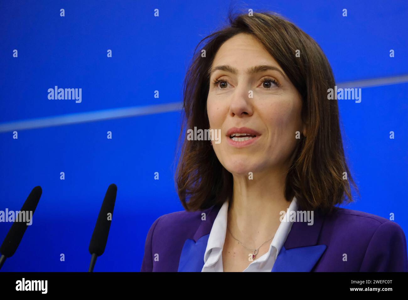 Valerie hayer hi-res stock photography and images - Alamy