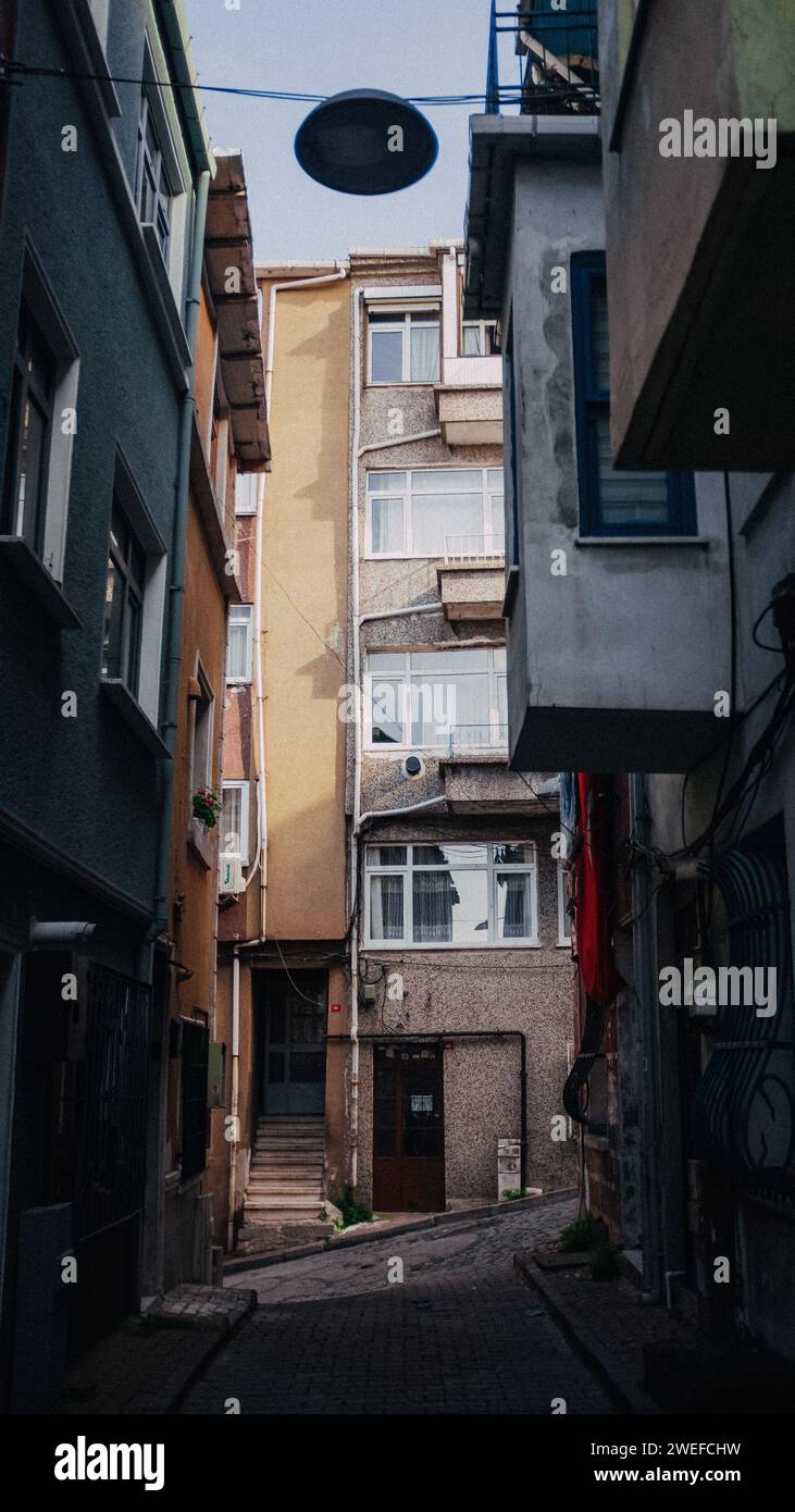 A small turkish building in and old part of Istanbul Stock Photo - Alamy