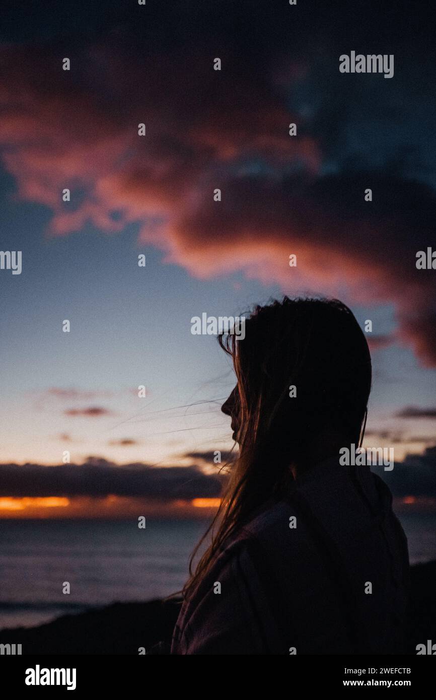 Vibing sunset hi-res stock photography and images - Alamy