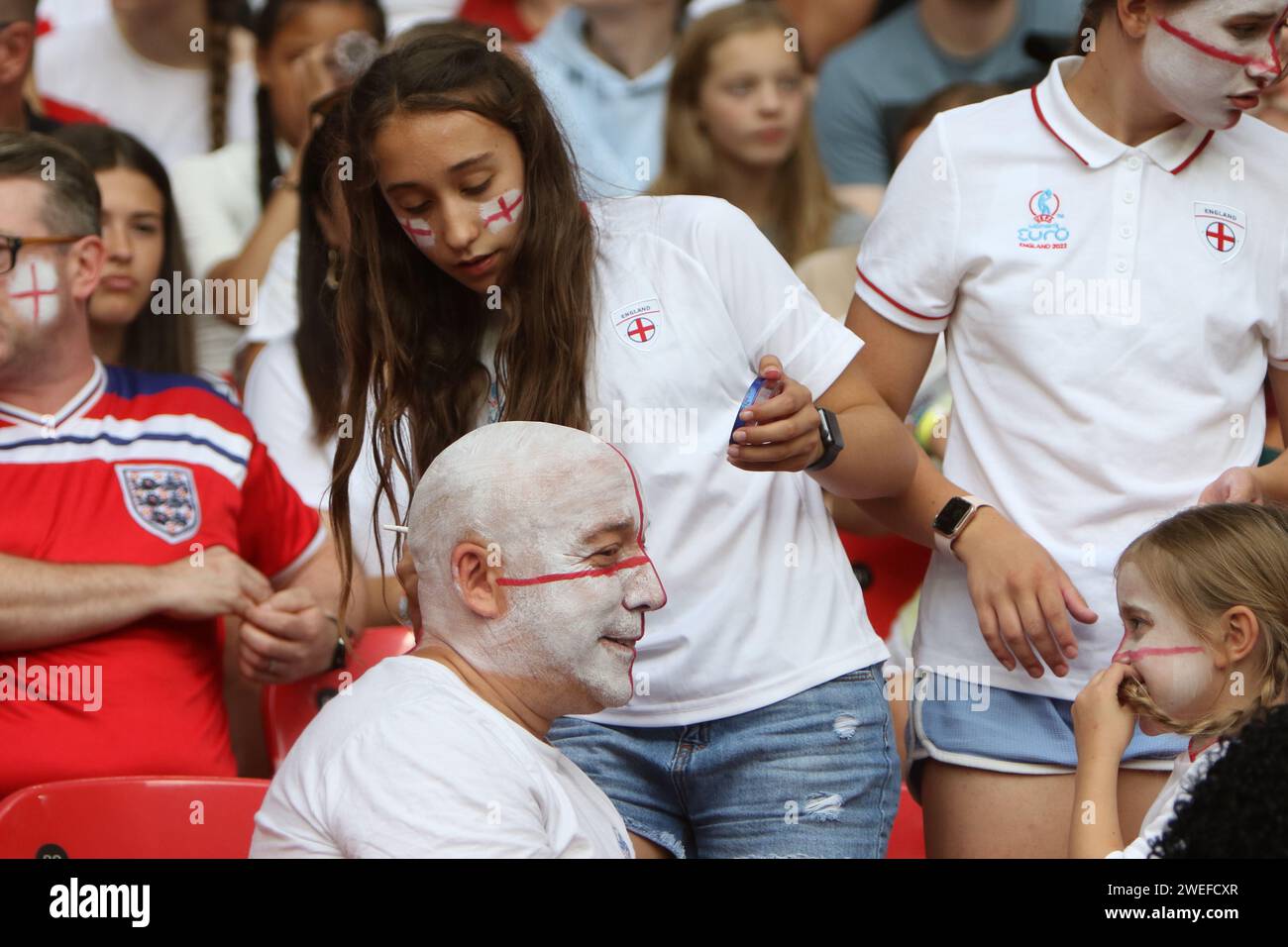 England football fan face paint hi-res stock photography and images - Alamy