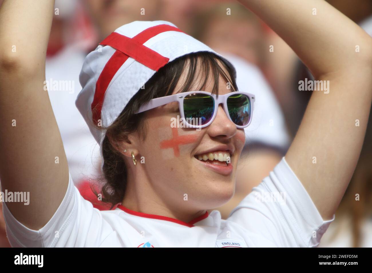 England cross hat hi-res stock photography and images - Alamy