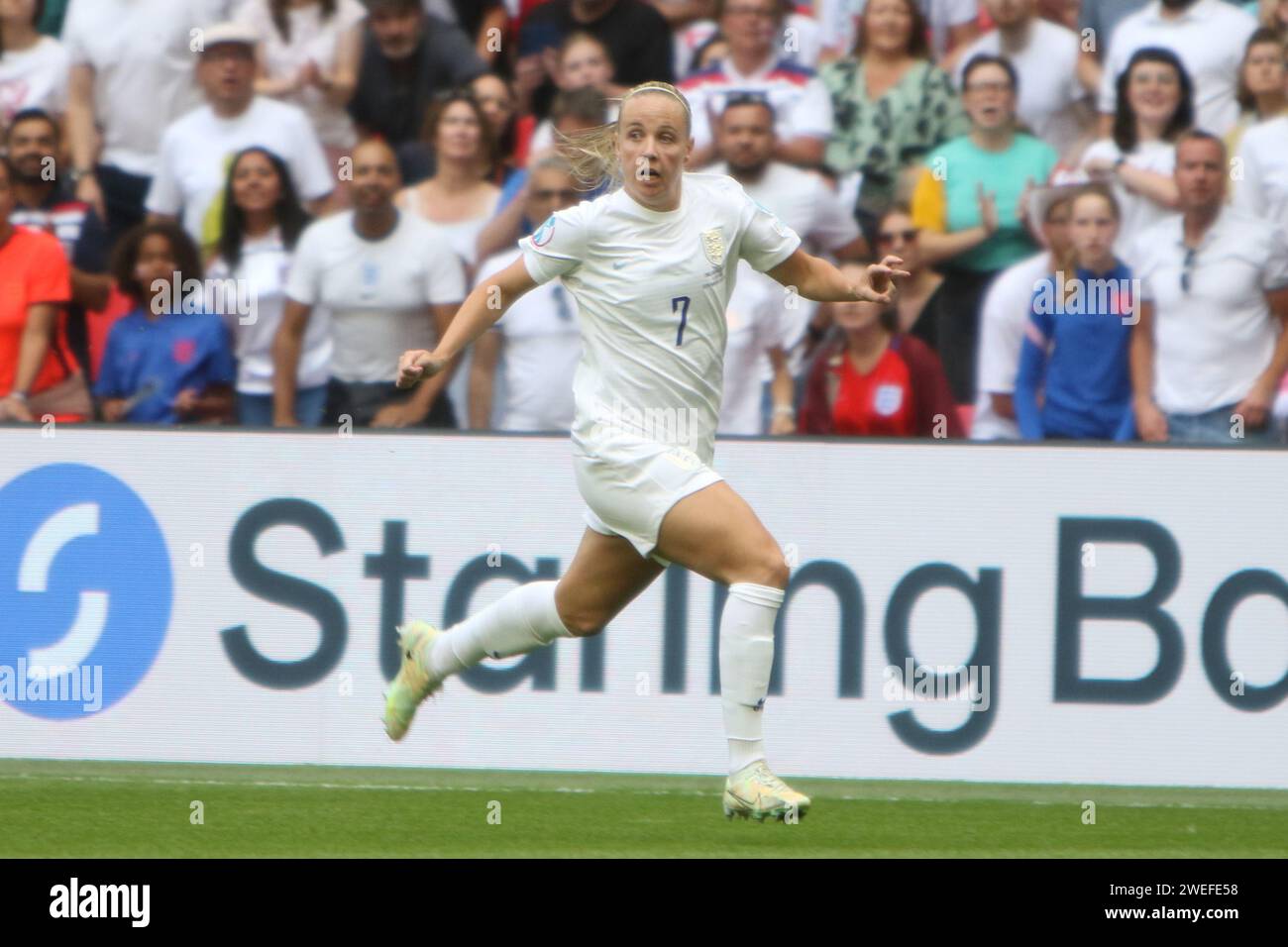 Beth Mead runs UEFA Women's Euro Final 2022 England v Germany at ...