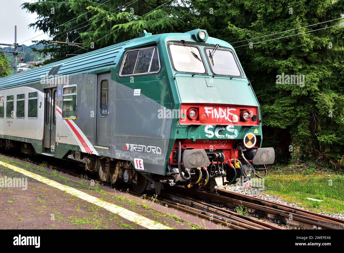 Push and pull hi-res stock photography and images - Alamy