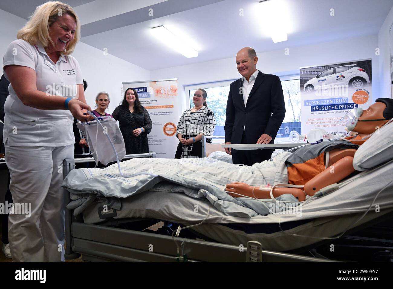 Eschweiler, Germany. 25th Jan, 2024. Chancellor Olaf Scholz (SPD) talks ...