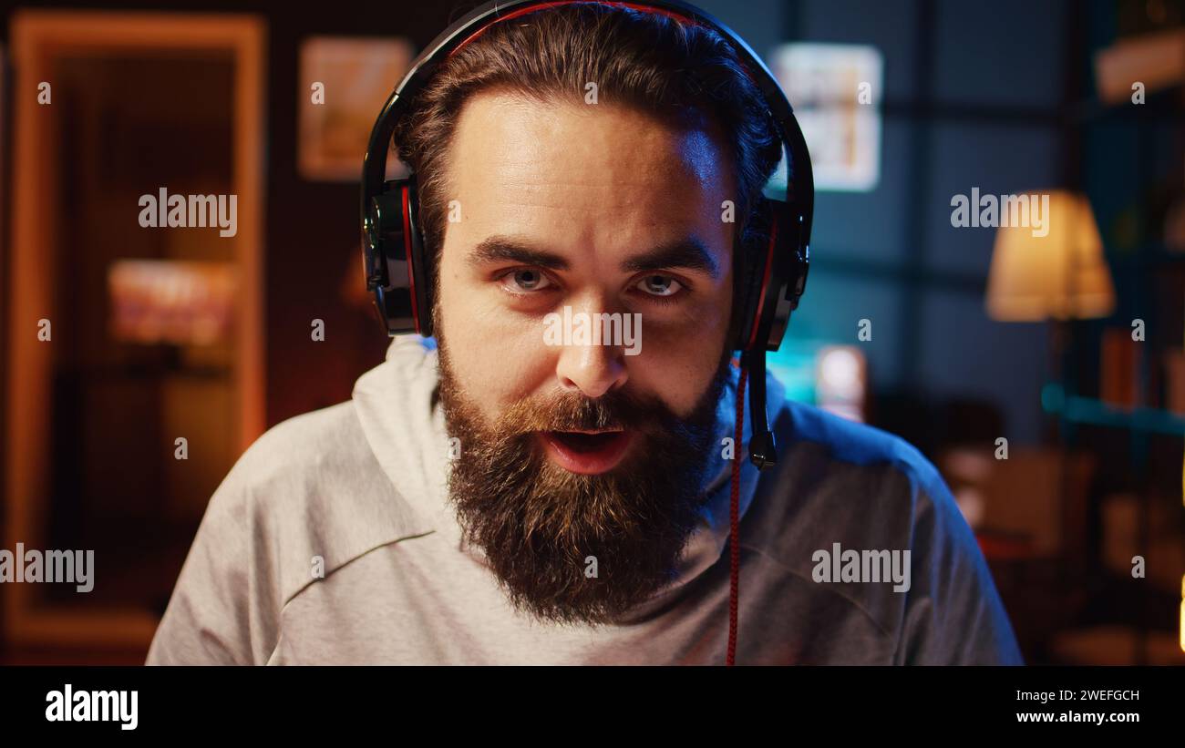Tutorial zoom hi-res stock photography and images - Alamy