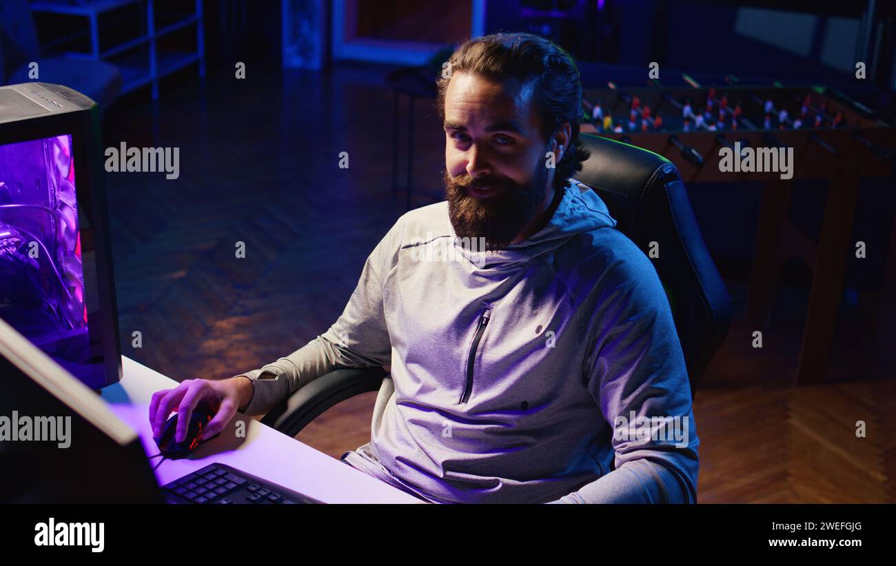 Man talking with audience during livestream, presenting helpful ...