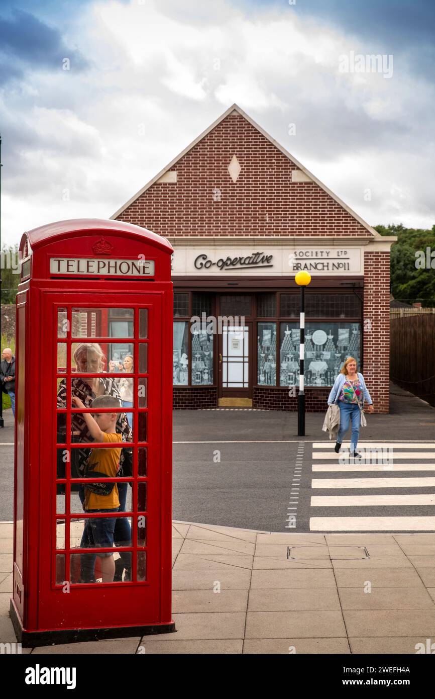 1950s telephone box hi-res stock photography and images - Alamy