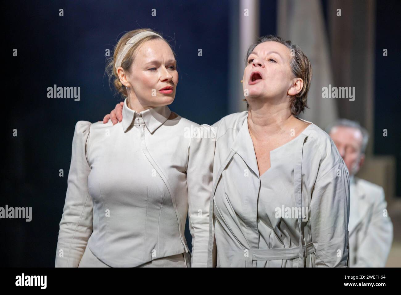 Ensemble Hauptdarsteller sind Lisa Birke Balzer, Steffi Krautz, Peter ...