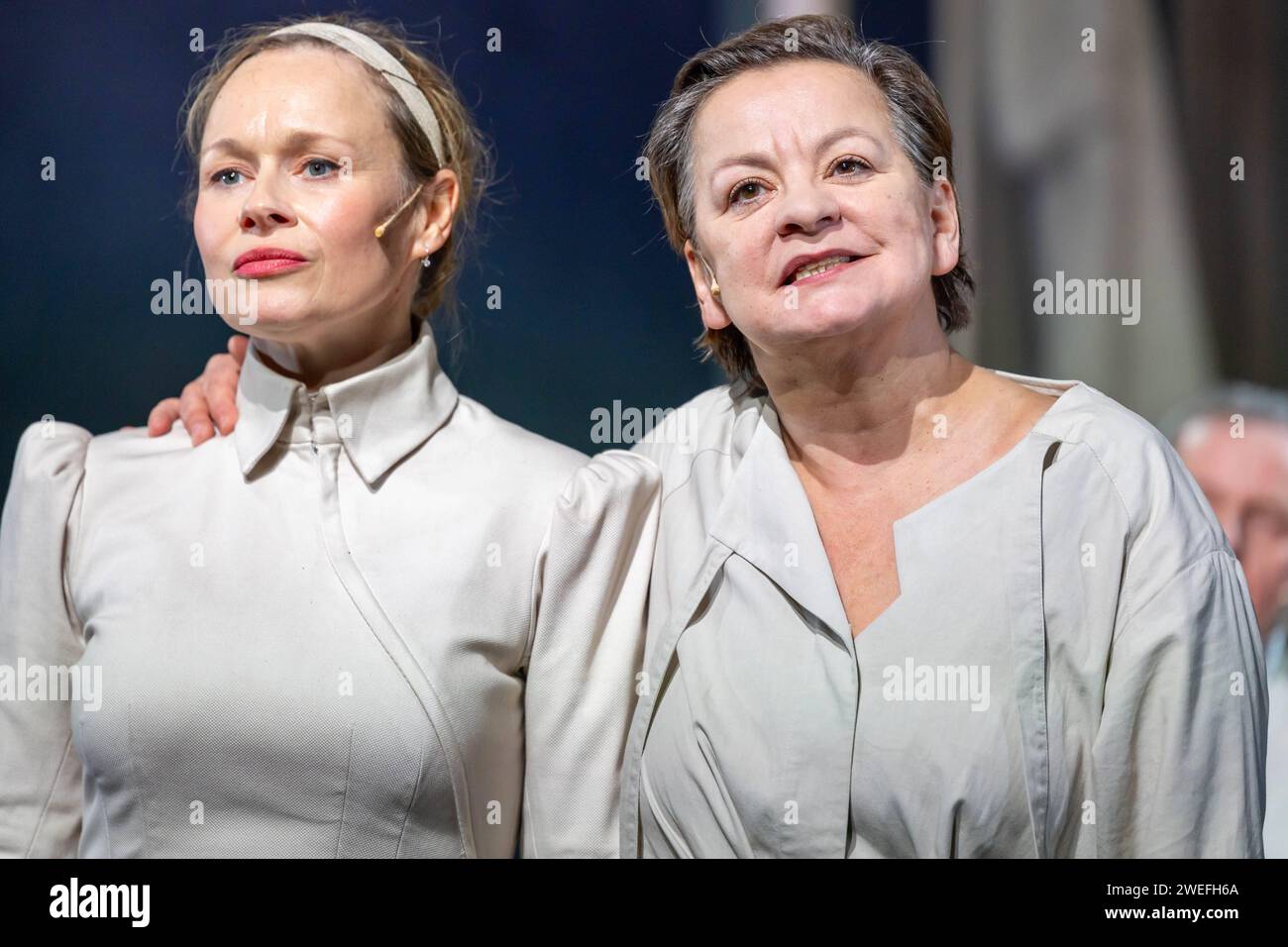 Ensemble Hauptdarsteller sind Lisa Birke Balzer, Steffi Krautz, Peter ...