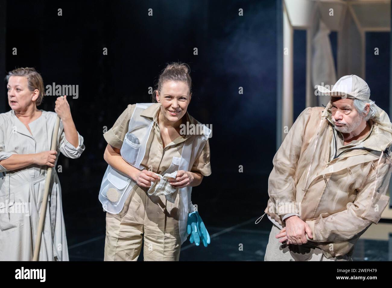 Ensemble Hauptdarsteller sind Lisa Birke Balzer, Steffi Krautz, Peter ...