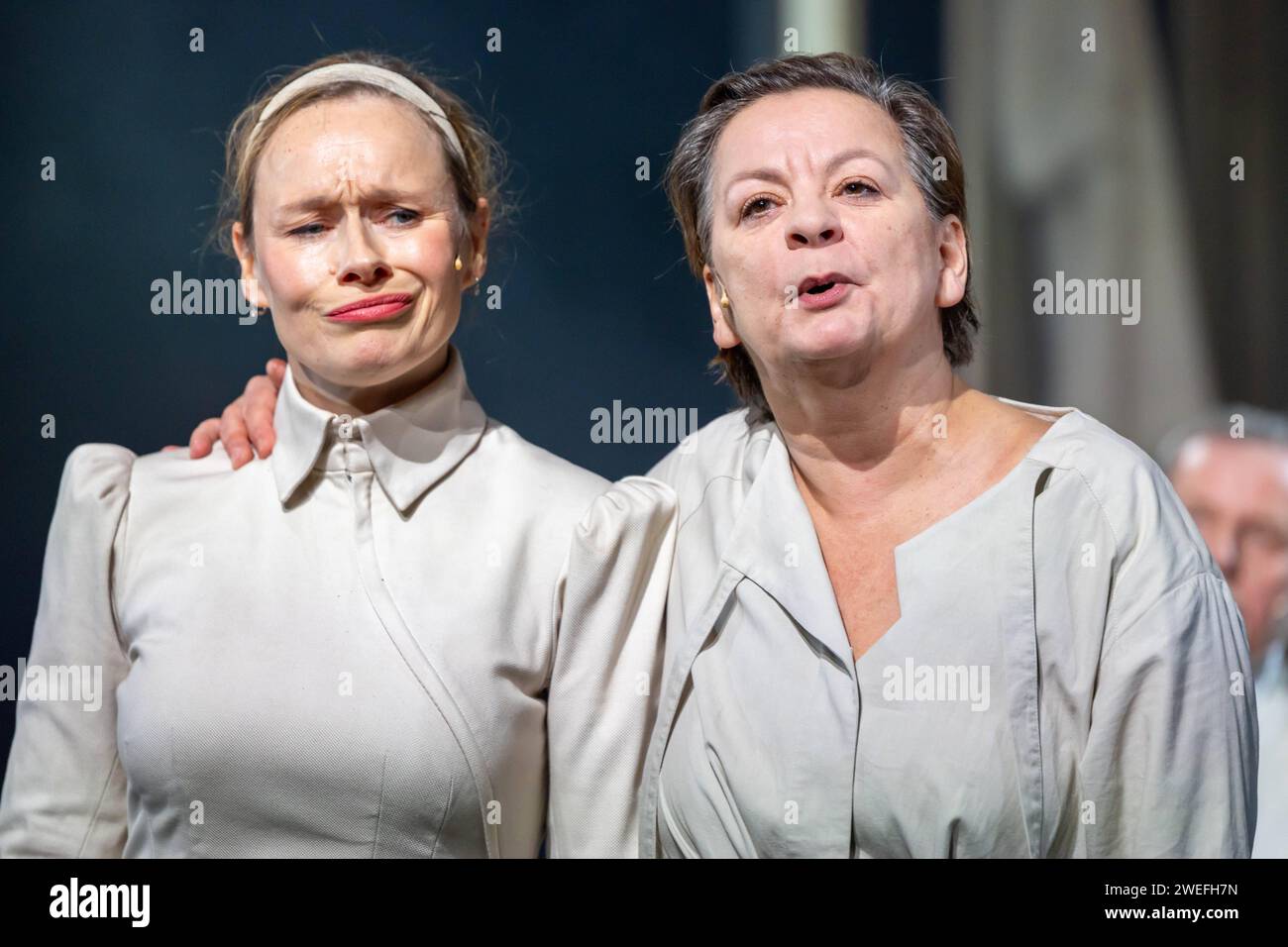 Ensemble Hauptdarsteller sind Lisa Birke Balzer, Steffi Krautz, Peter ...