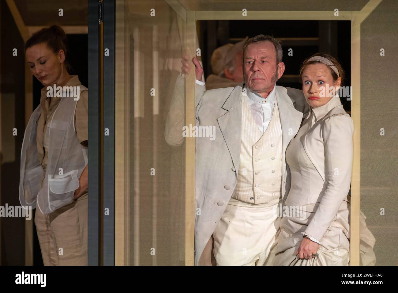 Ensemble Hauptdarsteller sind Lisa Birke Balzer, Steffi Krautz, Peter ...