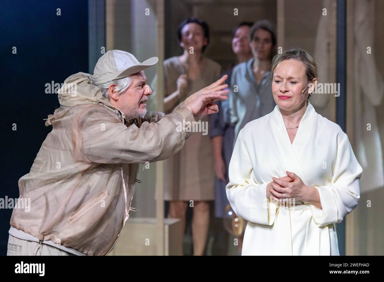 Ensemble Hauptdarsteller sind Lisa Birke Balzer, Steffi Krautz, Peter ...