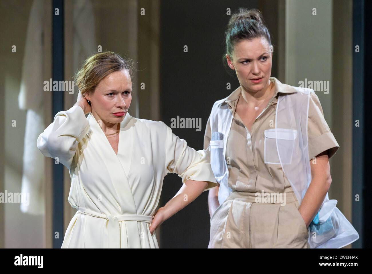 Ensemble Hauptdarsteller sind Lisa Birke Balzer, Steffi Krautz, Peter ...