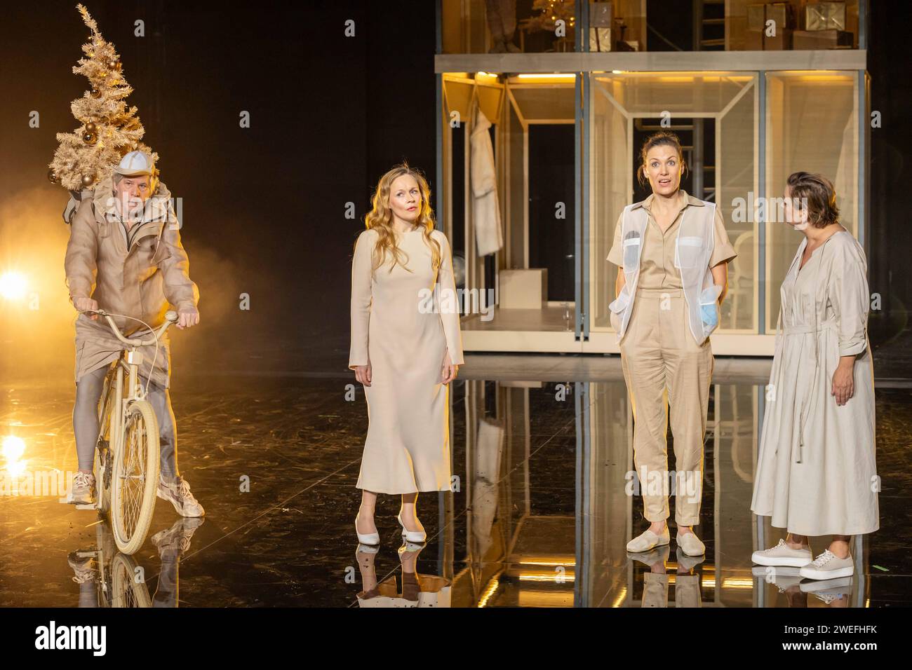 Ensemble Hauptdarsteller sind Lisa Birke Balzer, Steffi Krautz, Peter ...