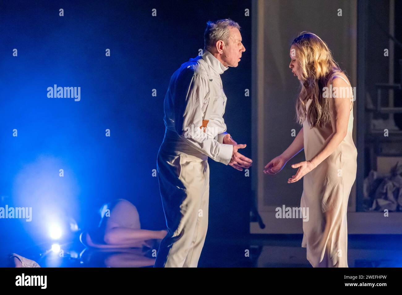 Ensemble Hauptdarsteller sind Lisa Birke Balzer, Steffi Krautz, Peter ...