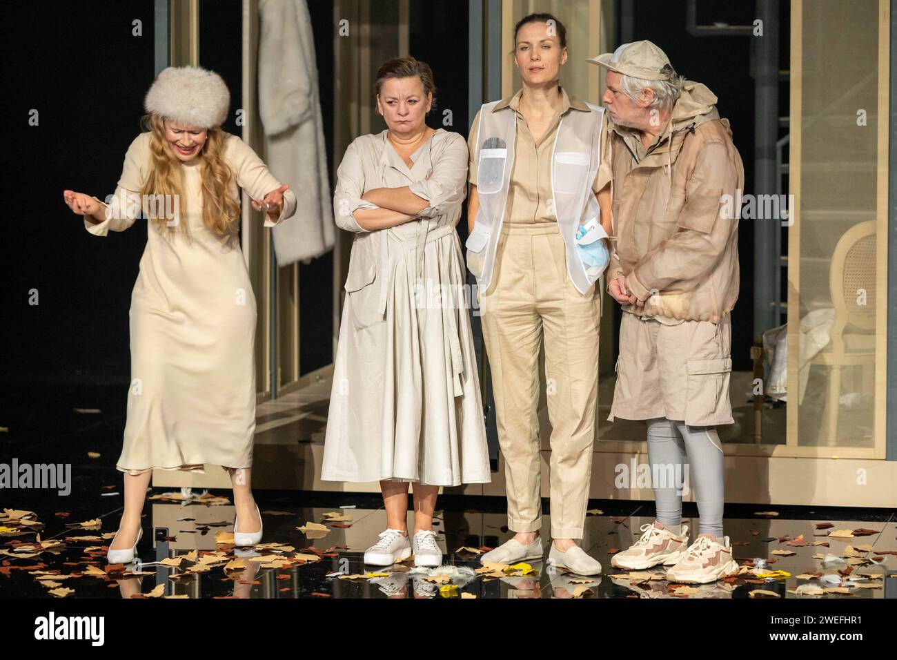 Ensemble Hauptdarsteller sind Lisa Birke Balzer, Steffi Krautz, Peter ...