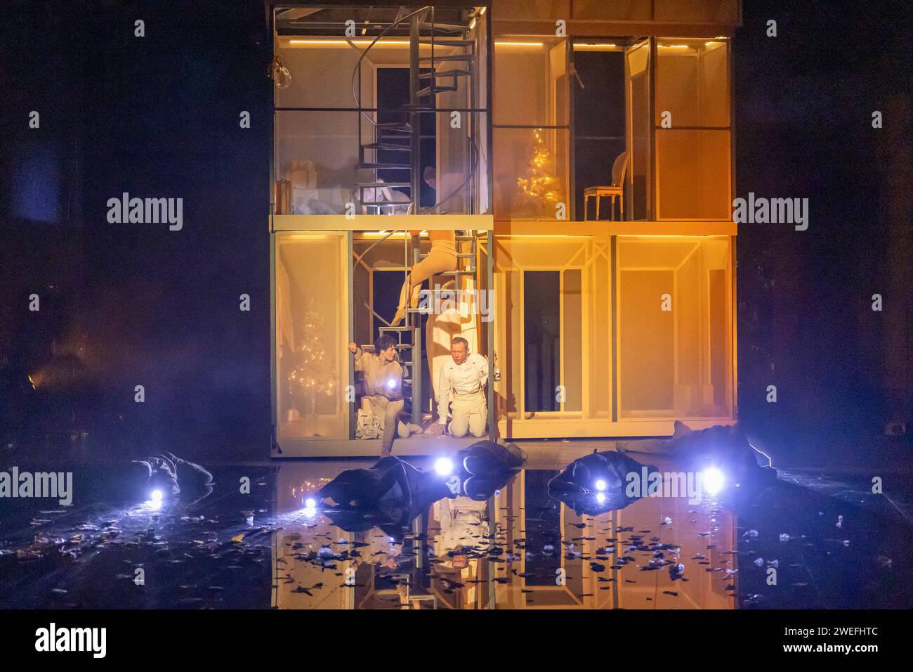 Ensemble Hauptdarsteller sind Lisa Birke Balzer, Steffi Krautz, Peter ...