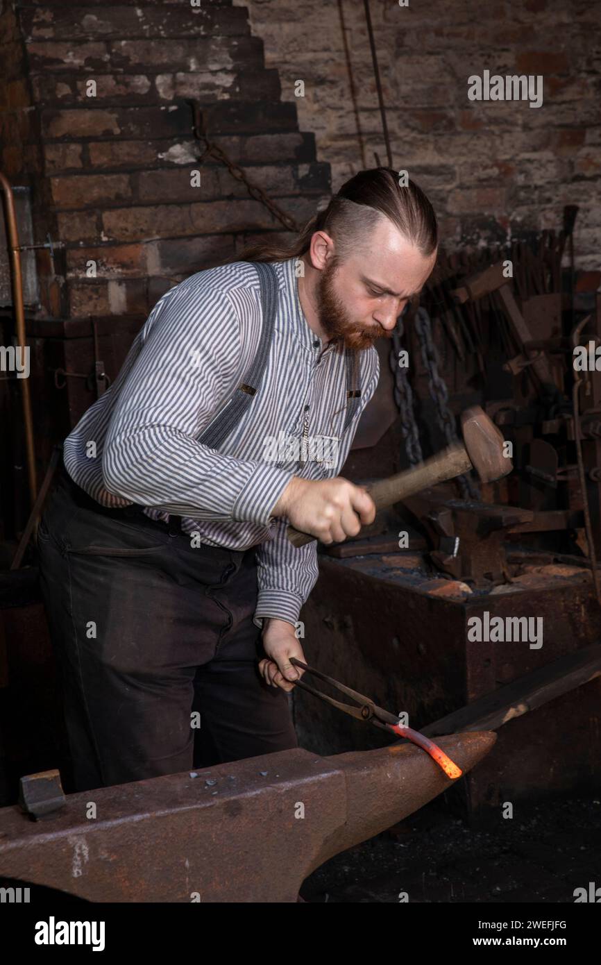 UK, England, West Midlands, Dudley, Black Country Museum, chain making ...