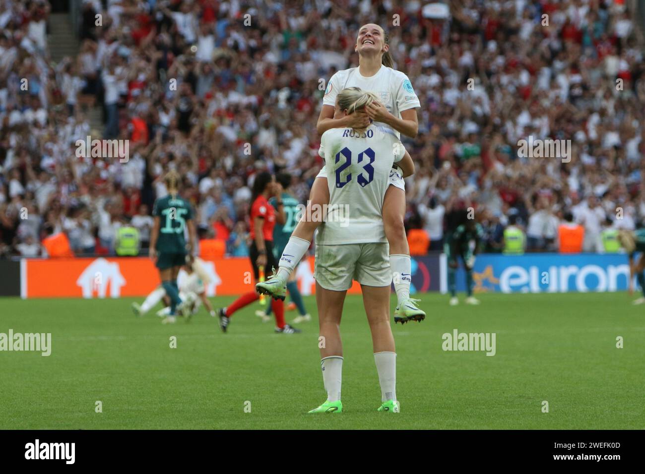 Alessia Russo and Ella Toone celebrate winning UEFA Women's Euro Final ...