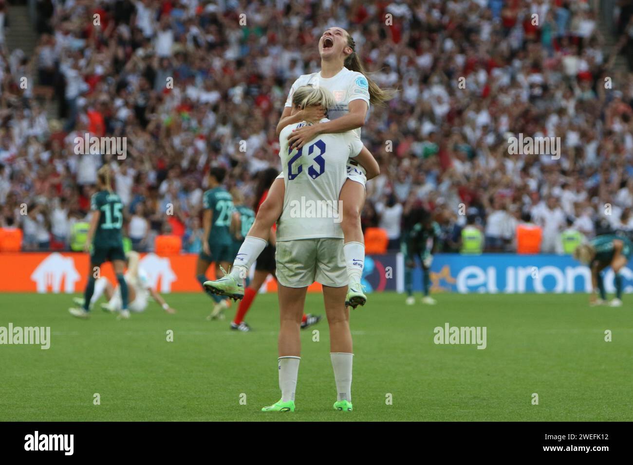 Alessia Russo and Ella Toone celebrate winning UEFA Women's Euro Final ...