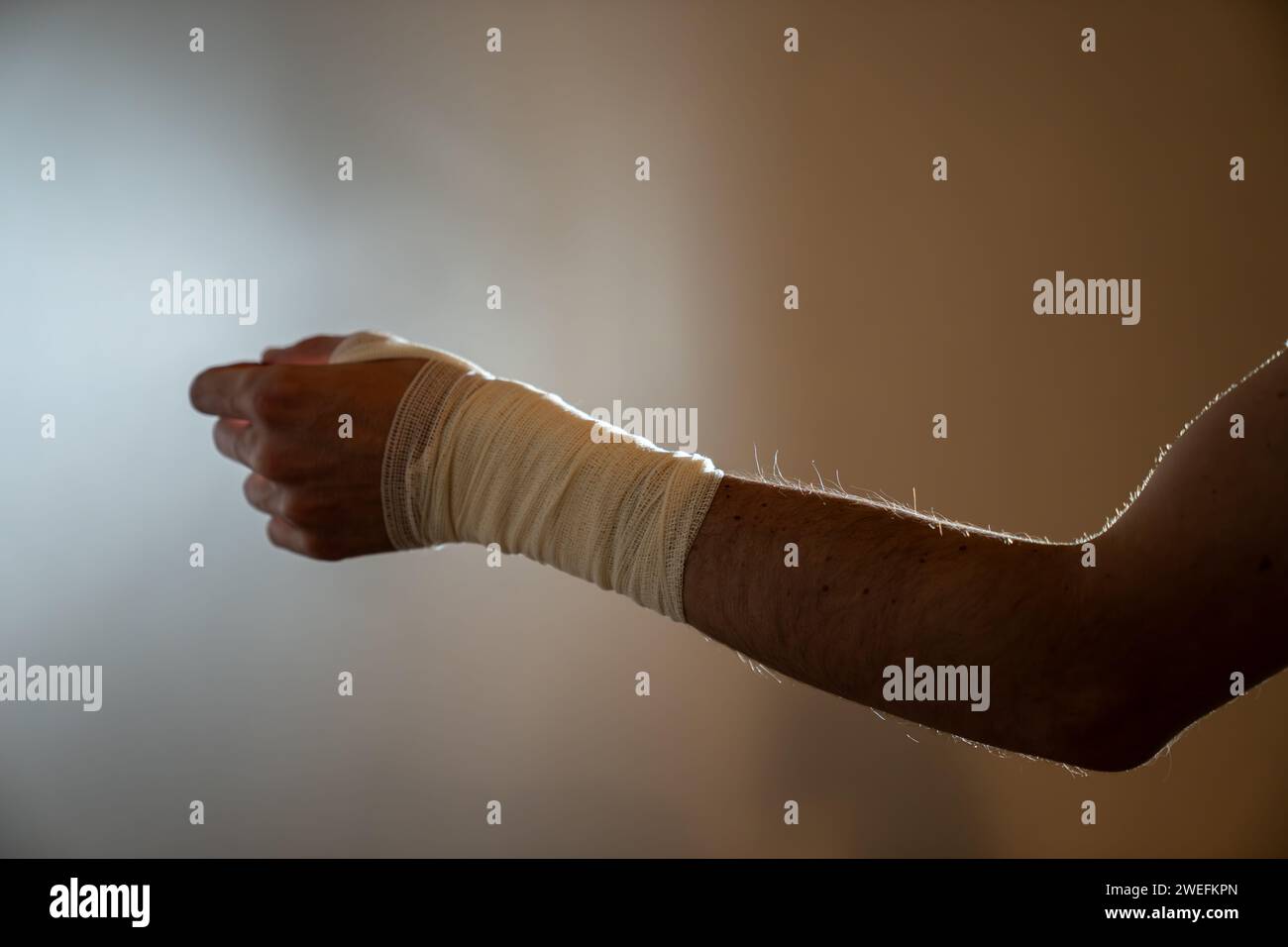 Left arm pain hi-res stock photography and images - Alamy