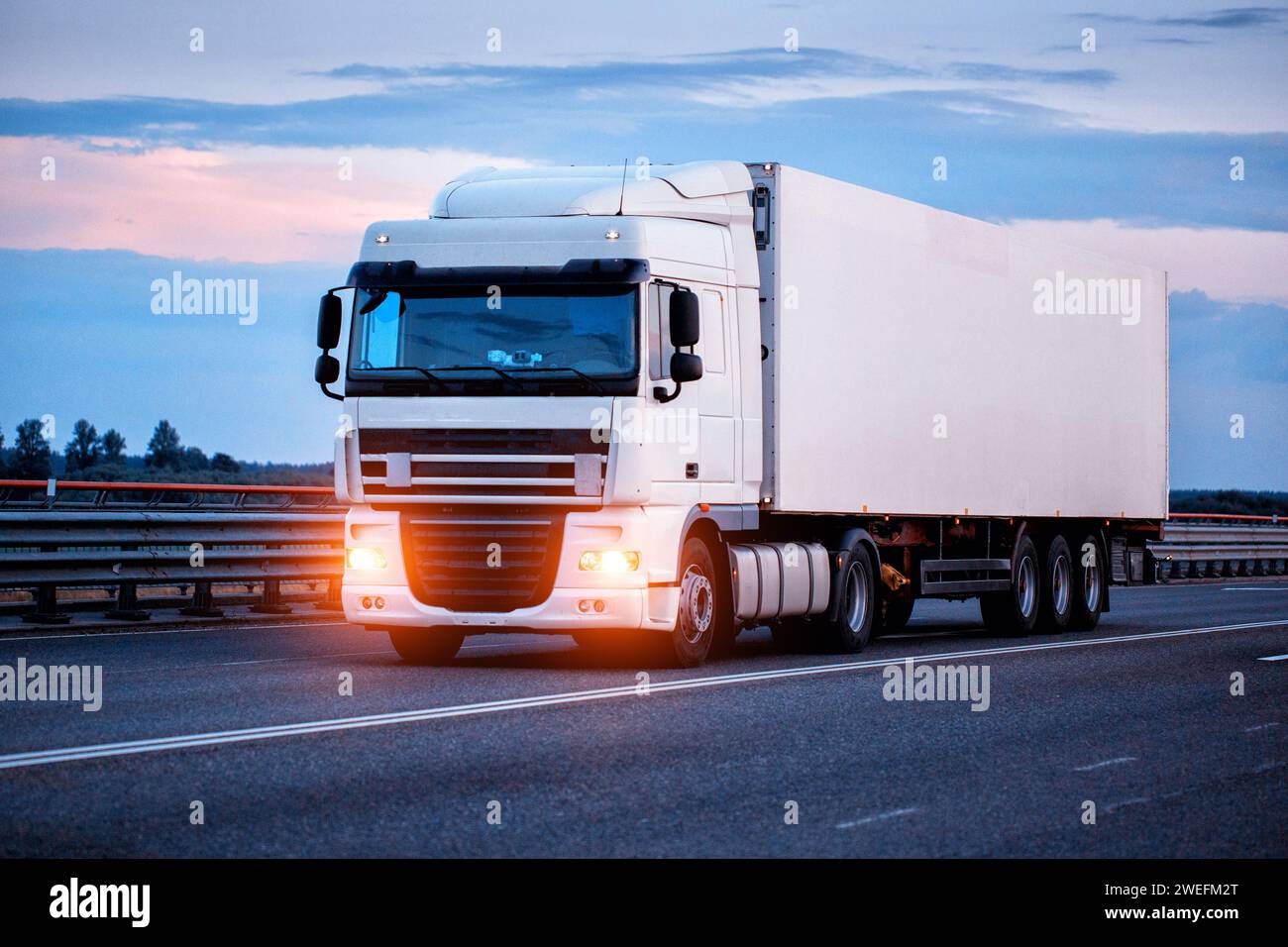 Semi trailers refrigerators hi-res stock photography and images - Alamy