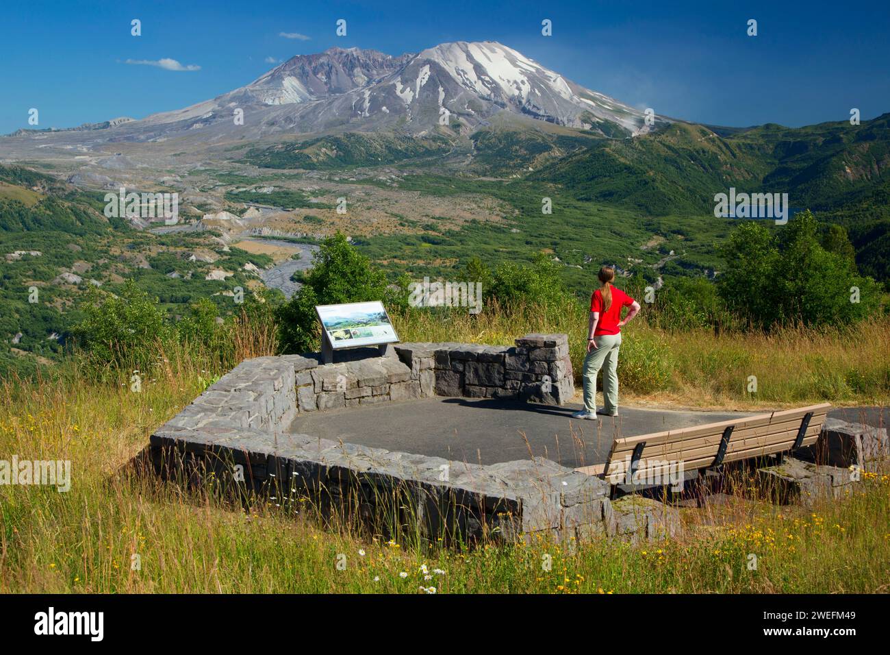 Mt St Helens view from Castle Lake Viewpoint, Spirit Lake Memorial ...