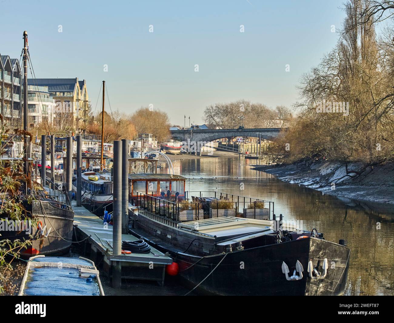 Thames River with bridge Stock Photo - Alamy