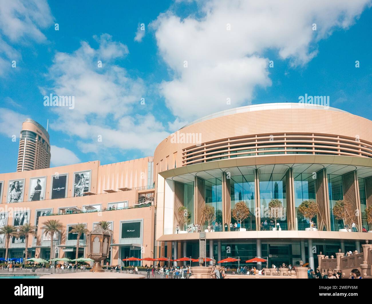 Downtown Dubai landmarks and attractions - View of Burj Khalifa and ...