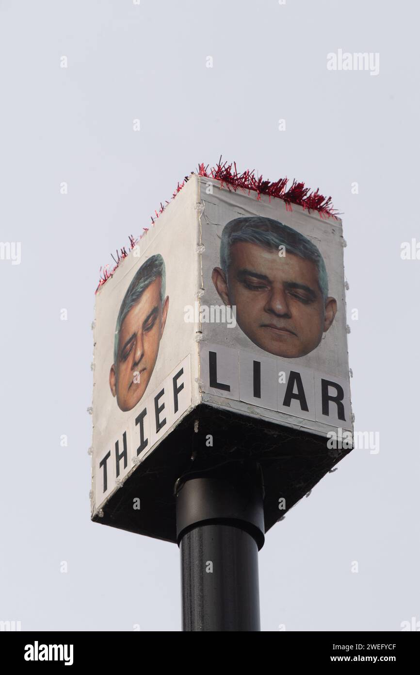 Stop the ulez hi-res stock photography and images - Alamy