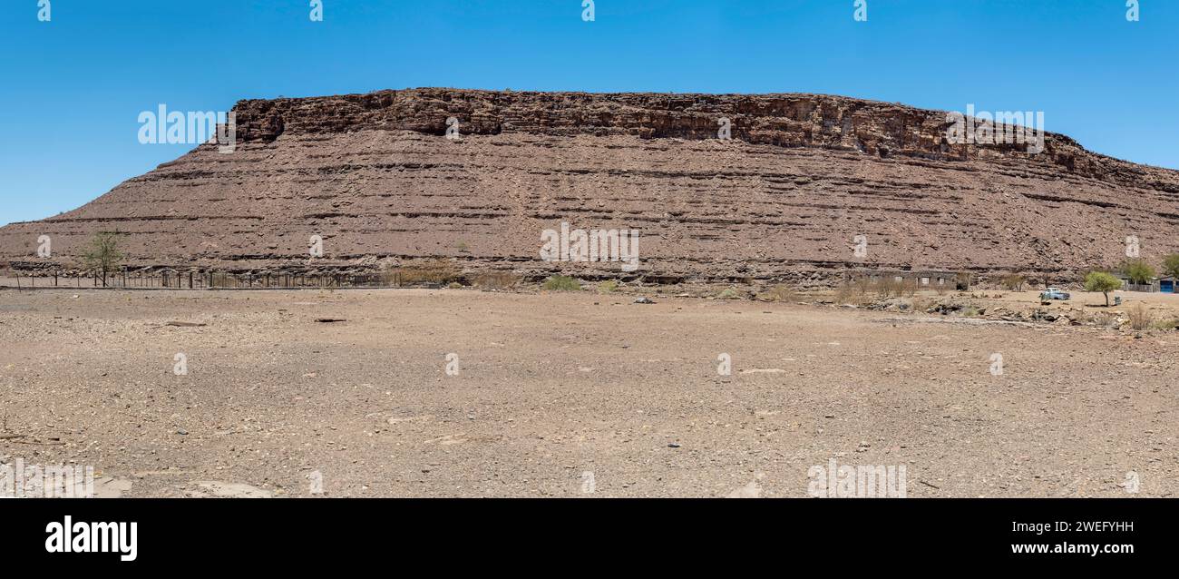 Layered basalt hi-res stock photography and images - Alamy