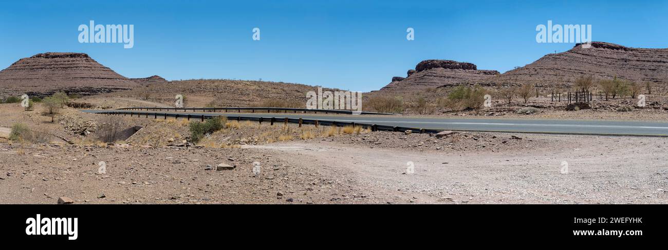 Layers of tar hi-res stock photography and images - Alamy