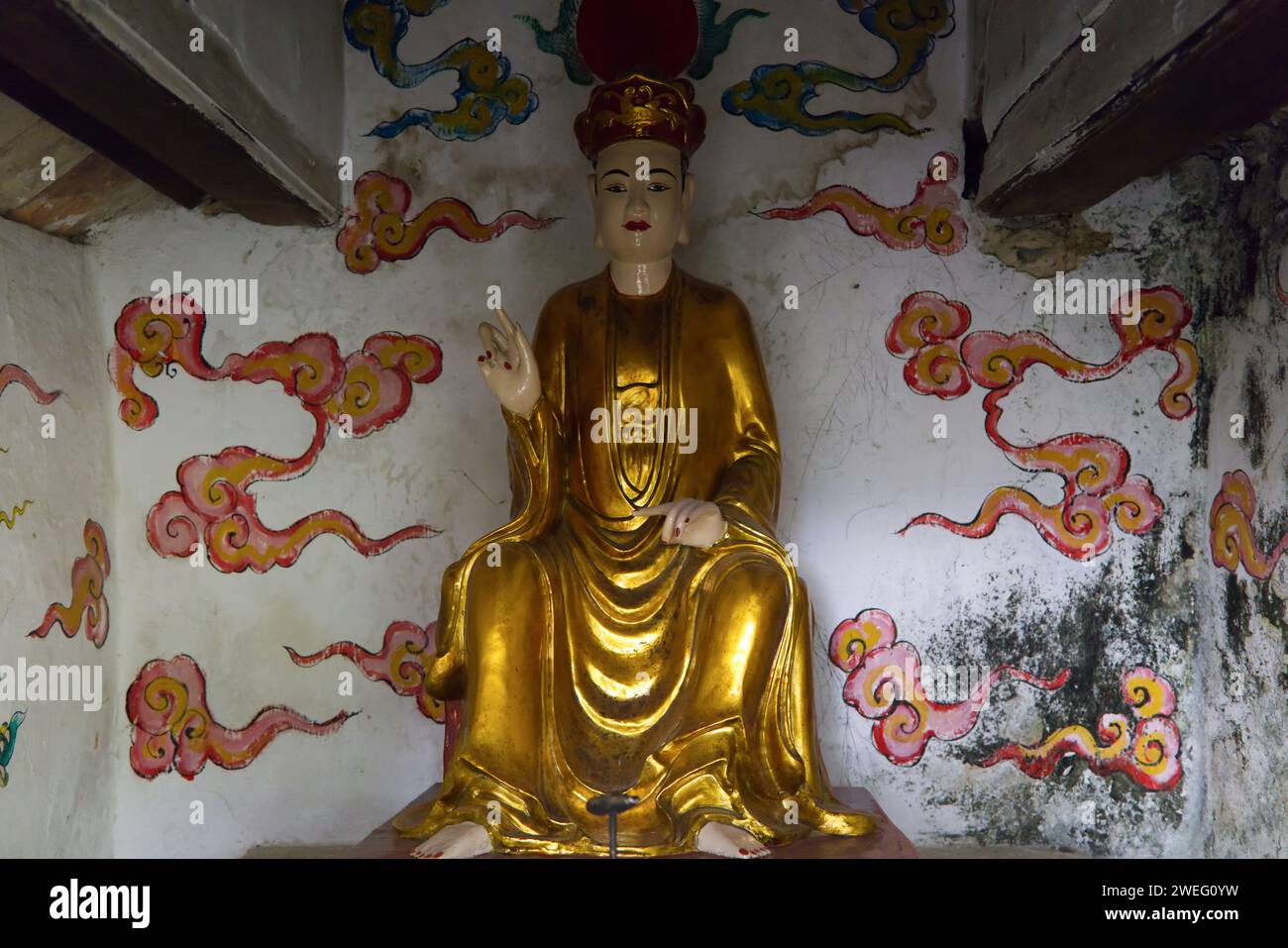 Statue in Bich Dong Pagoda, Bich Dong Pagoda, Vietnam Stock Photo - Alamy