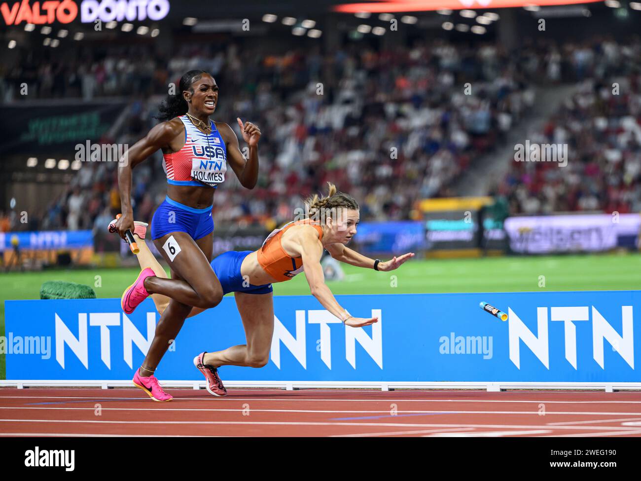Femke Bol falls to the ground in the final meters of the Mixed 4x400 m ...