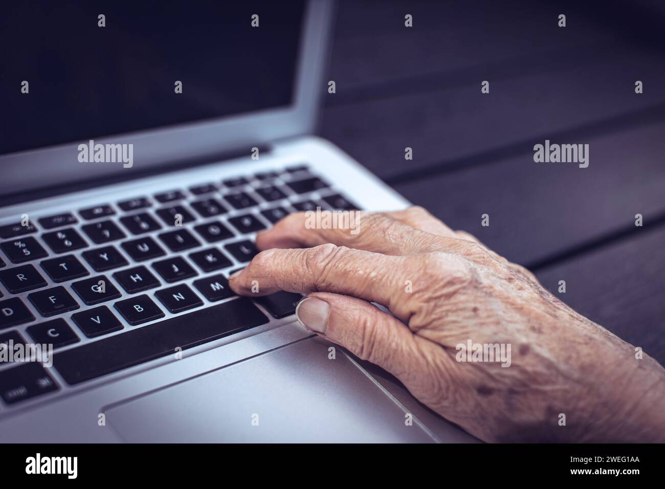 Elderly hand keyboard hi-res stock photography and images - Alamy