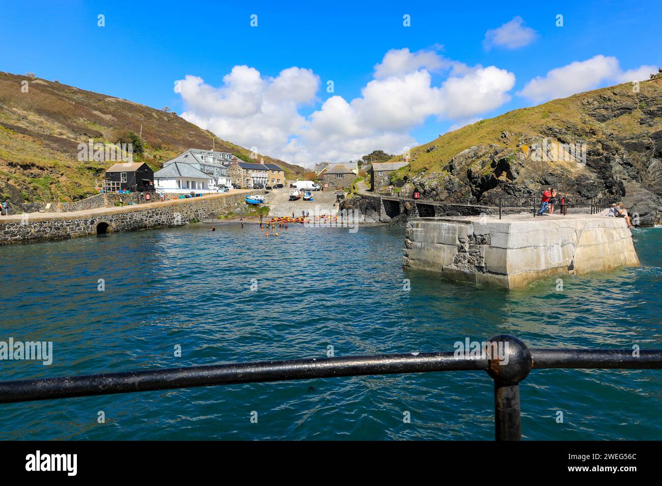 Mullion Cove Harbour, Lizard Peninsula, Cornwall, England, UK Stock ...