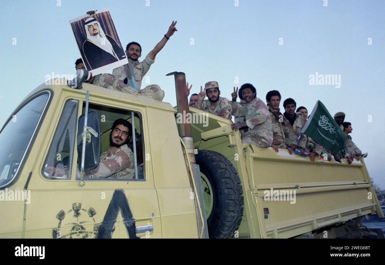 Iraqi soldiers celebrating the victory hi-res stock photography and ...
