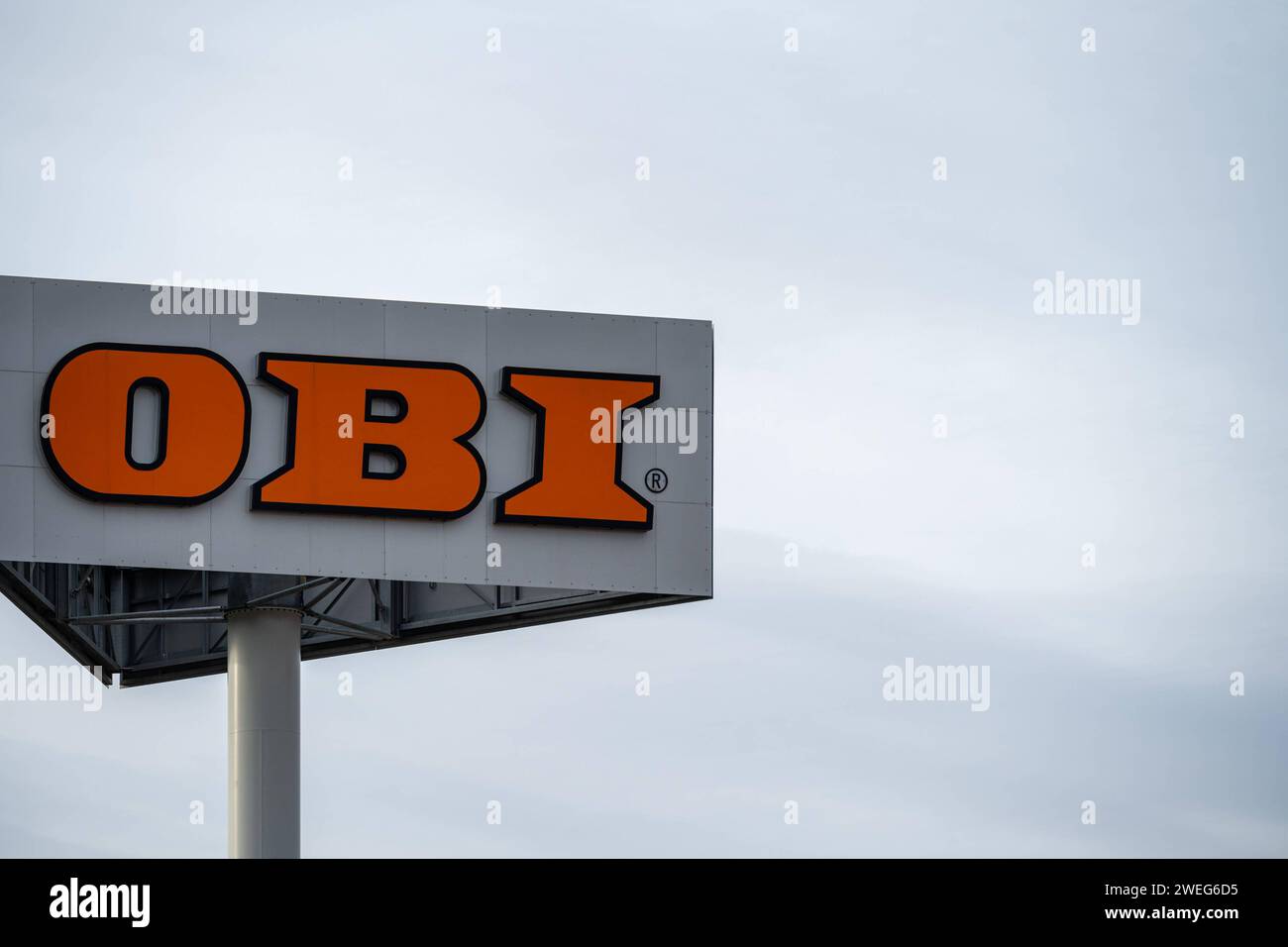 OBI Baumarkt: Logos und Schilder in Fokus 25.01.2024, Limburg ...