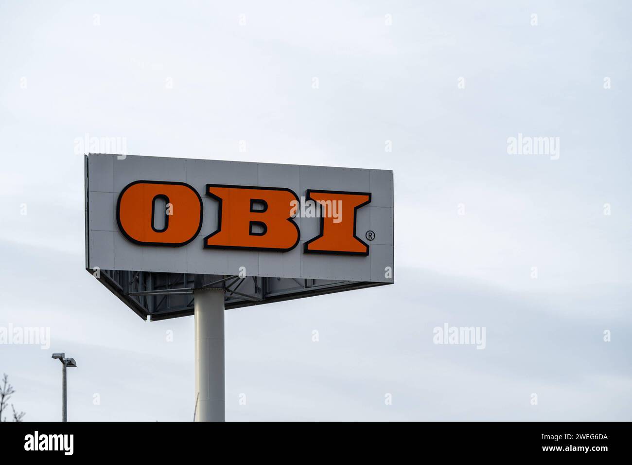 OBI Baumarkt: Logos und Schilder in Fokus 25.01.2024, Limburg ...