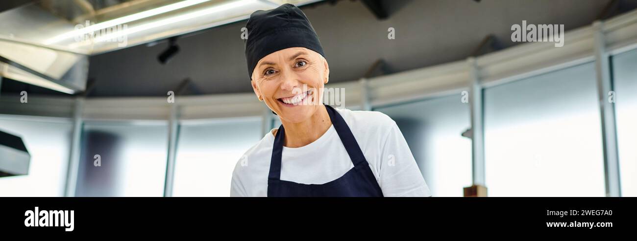 Blue toque hi-res stock photography and images - Alamy